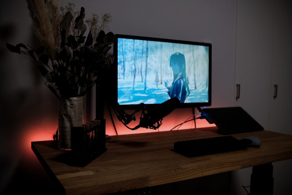 Lepro | 室内の雰囲気をほんのりエモくするLEDテープライト | monoffee