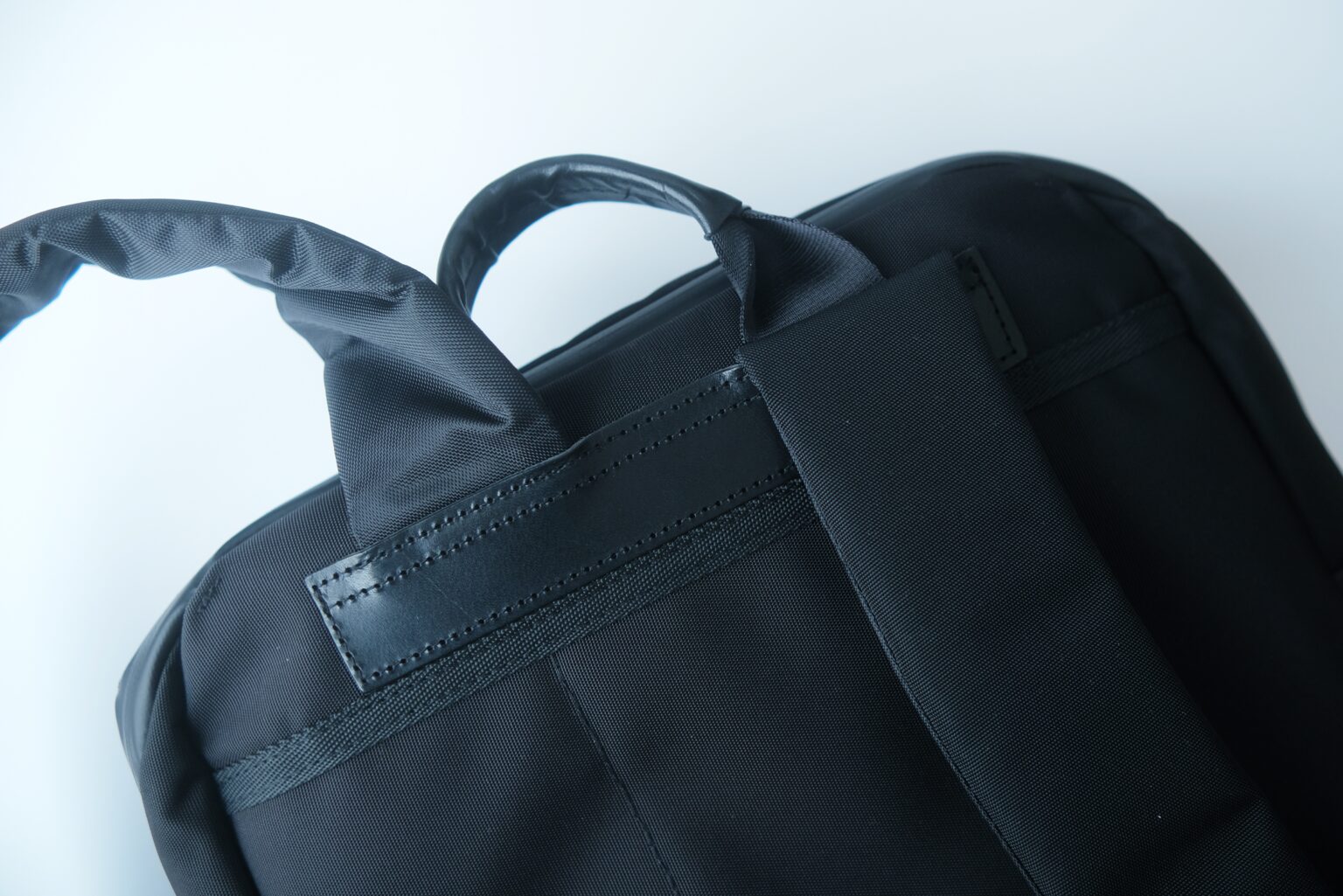 drip | 二階建て構造で整理しやすい新発想バックパック「FLOORPACK」レビュー | monoffee