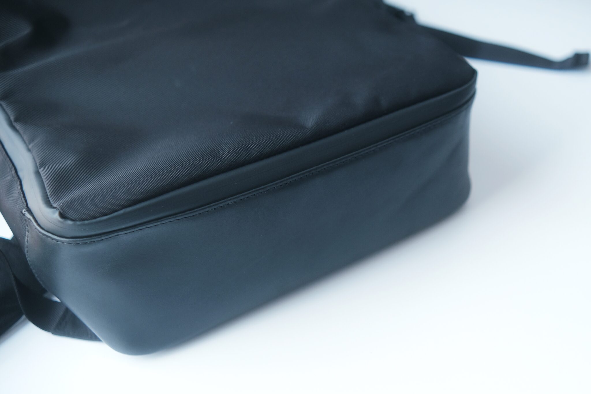 drip | 二階建て構造で整理しやすい新発想バックパック「FLOORPACK」レビュー | monoffee