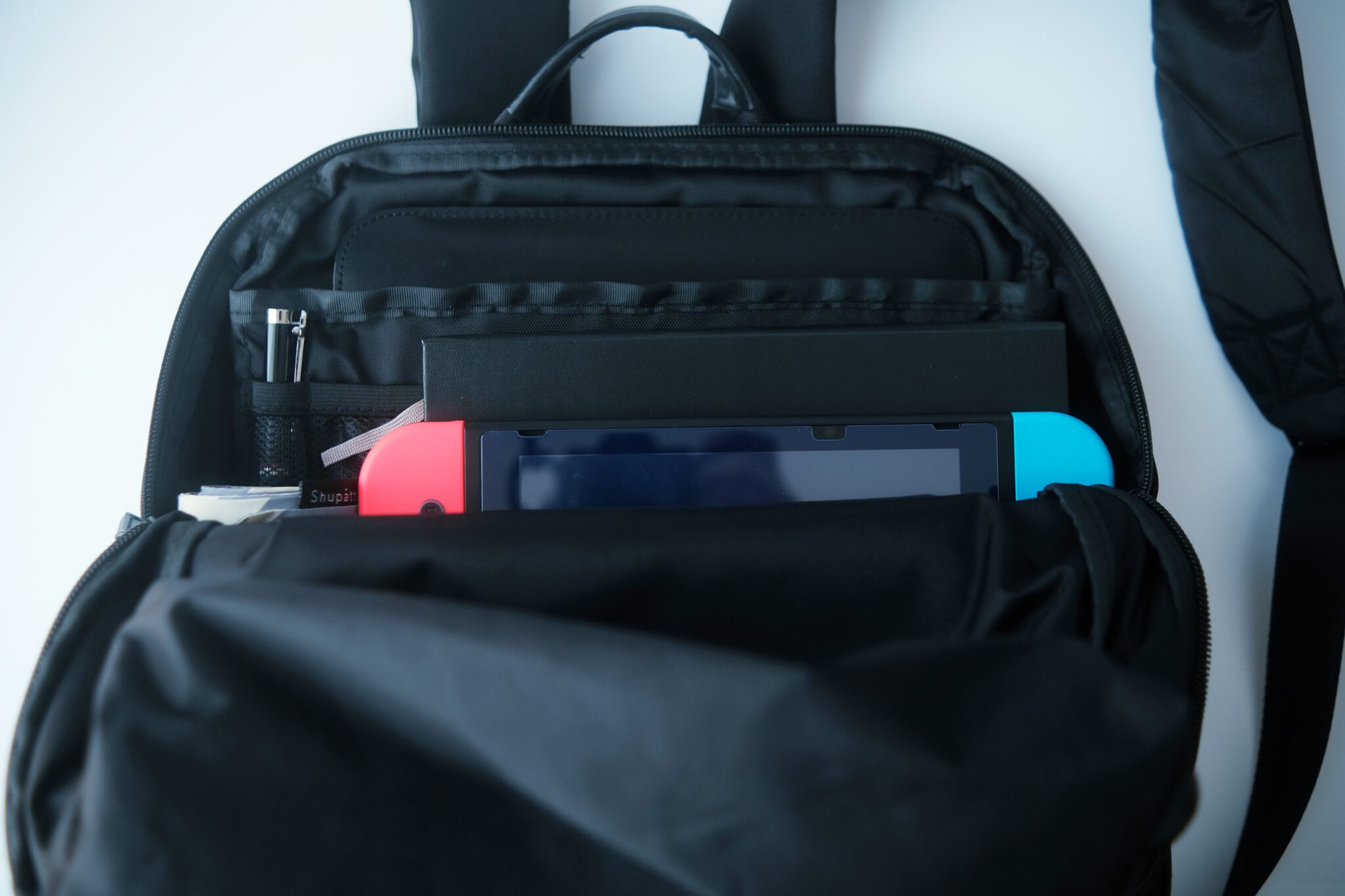 drip | 二階建て構造で整理しやすい新発想バックパック「FLOORPACK」レビュー | monoffee