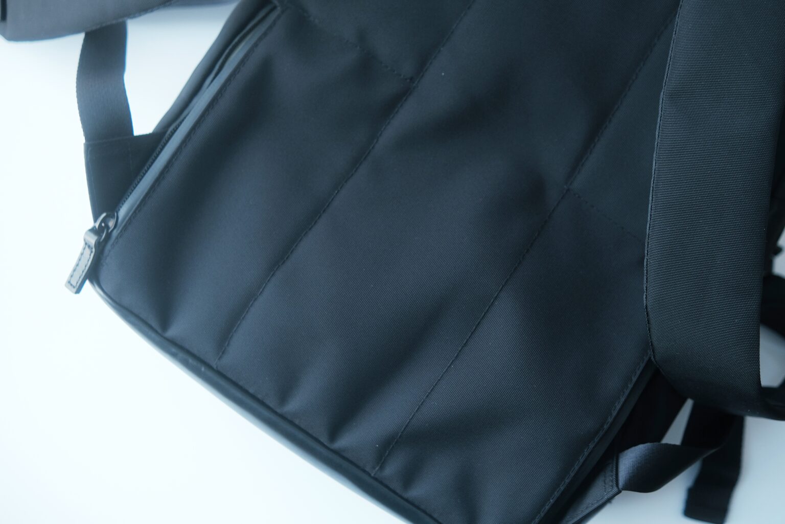 drip | 二階建て構造で整理しやすい新発想バックパック「FLOORPACK」レビュー | monoffee