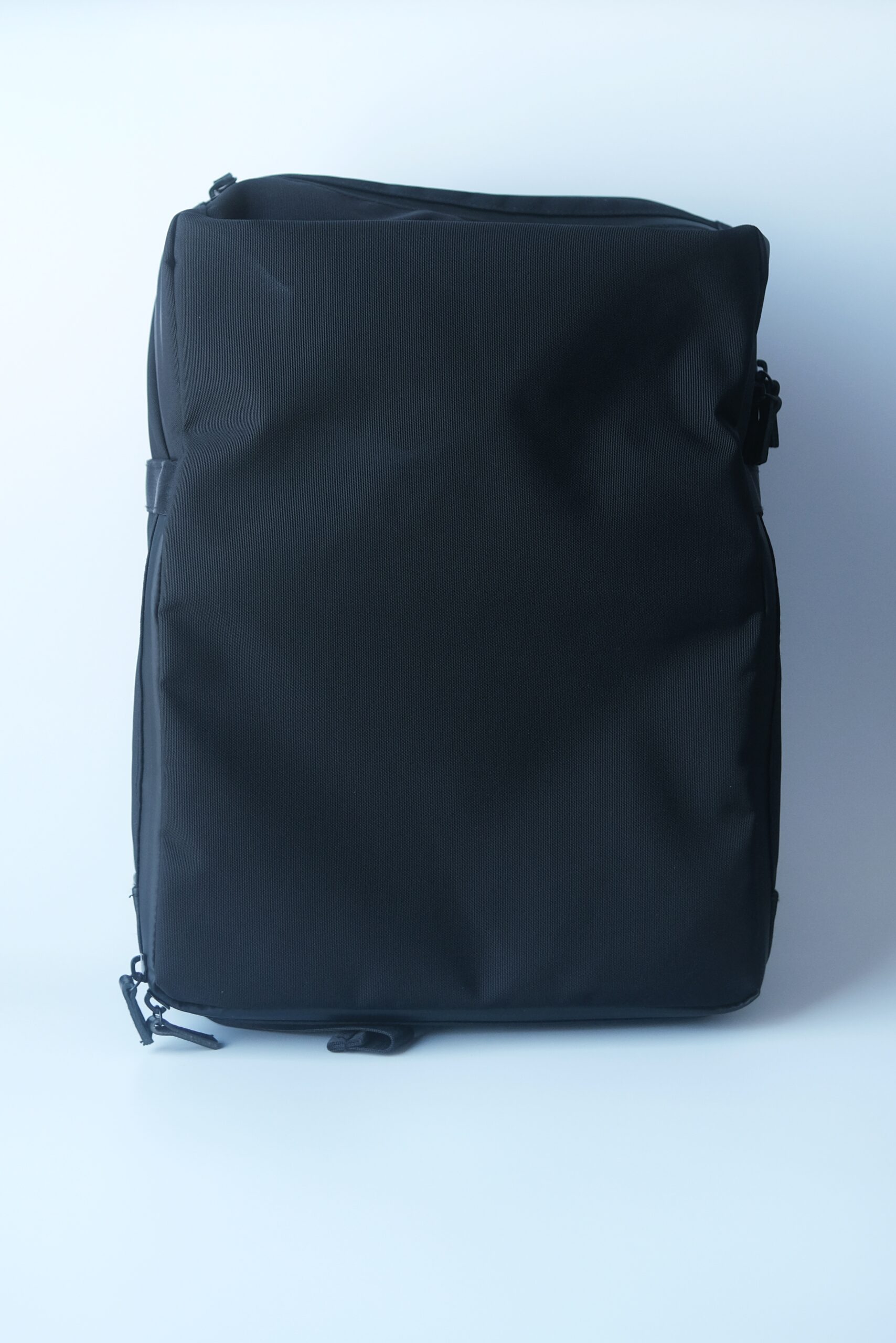 drip | 二階建て構造で整理しやすい新発想バックパック「FLOORPACK」レビュー | monoffee