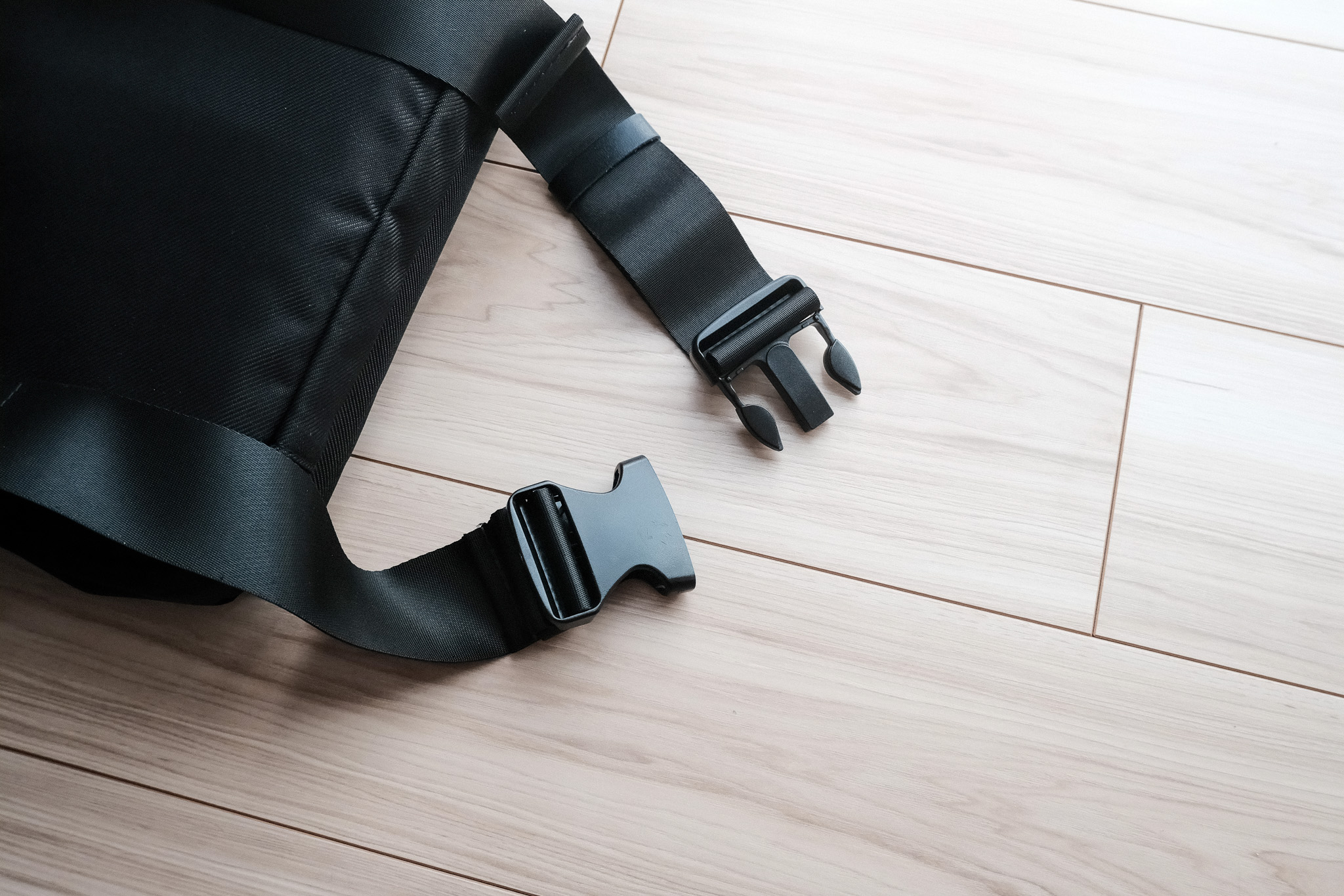 drip | iPadをもっと快適に持ち運ぶバッグ「HALF DAYPACK」レビュー | monoffee