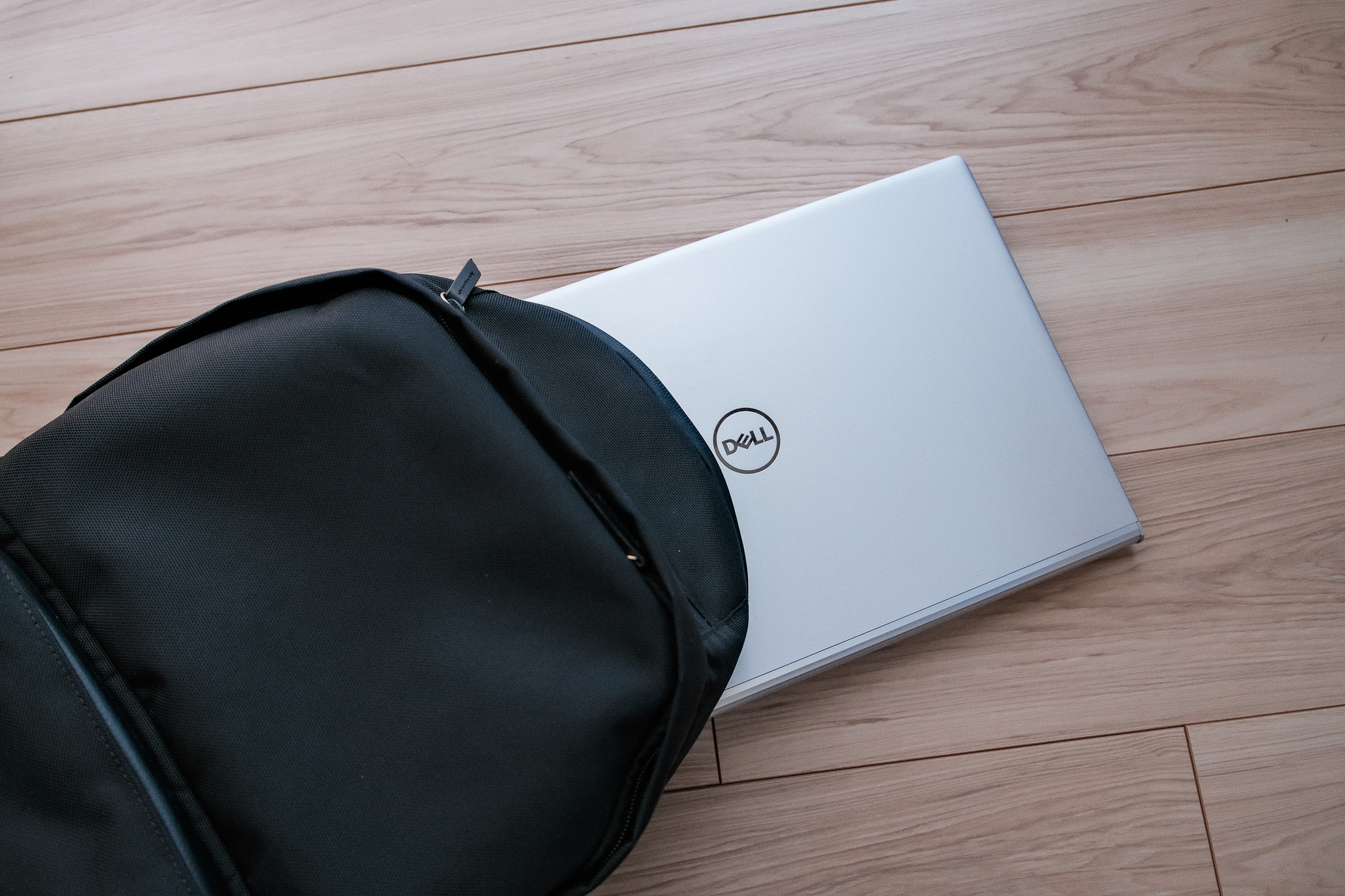 drip | カジュアルなのに高機能。2階建て構造のカメラバッグ「FLOORPACK FLEX」レビュー | monoffee