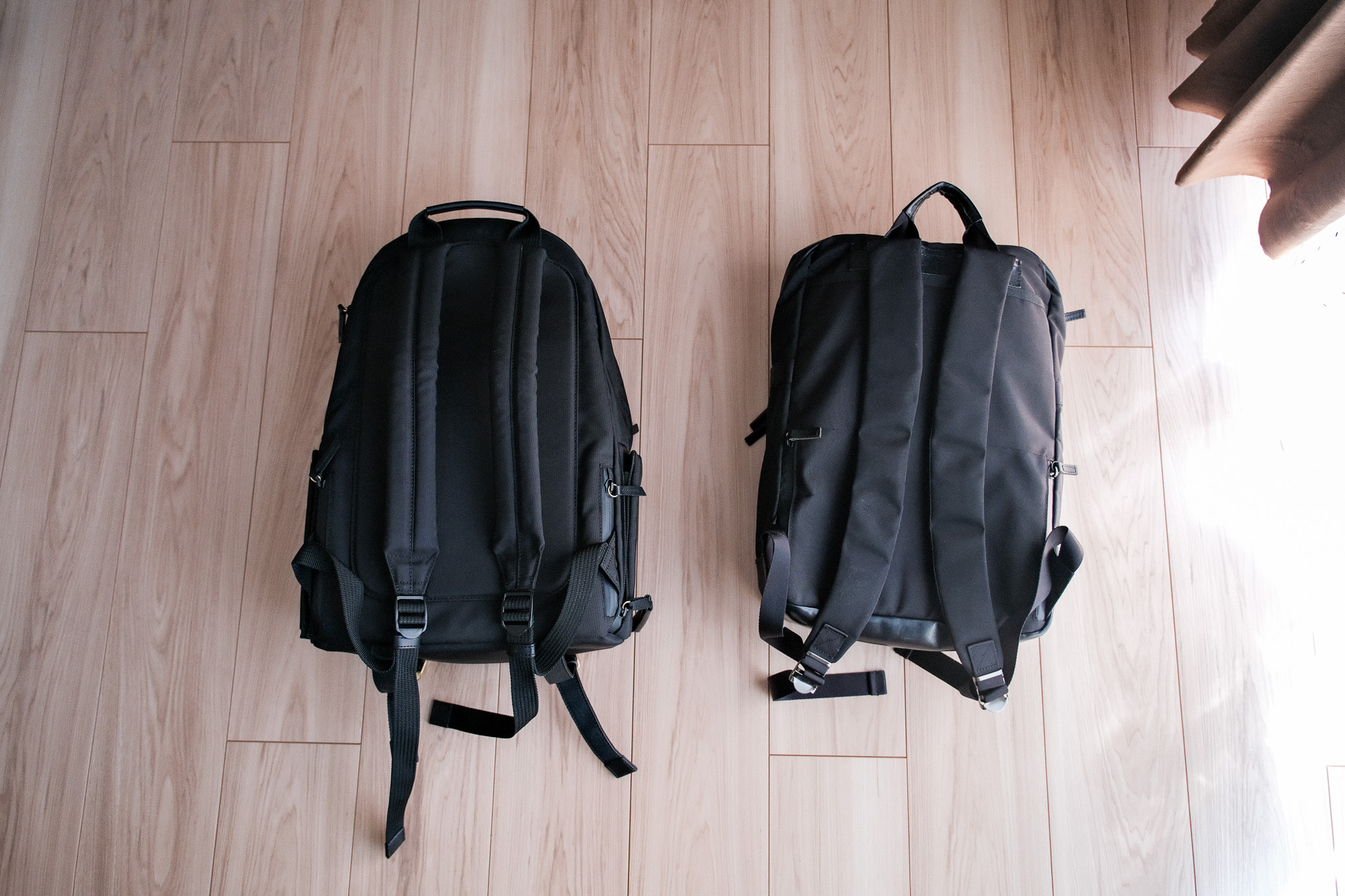 drip | カジュアルなのに高機能。2階建て構造のカメラバッグ「FLOORPACK FLEX」レビュー | monoffee