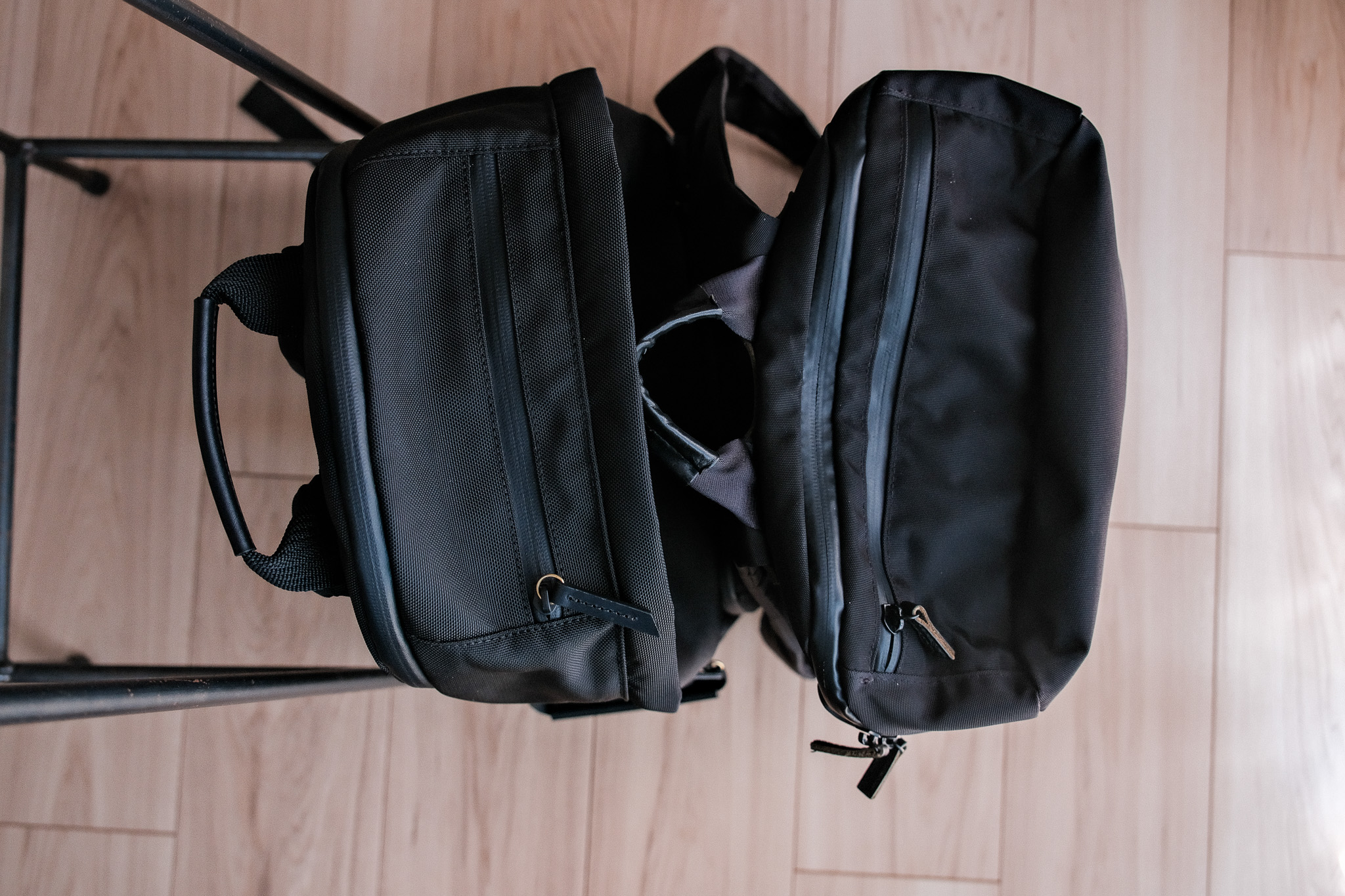 drip | カジュアルなのに高機能。2階建て構造のカメラバッグ「FLOORPACK FLEX」レビュー | monoffee