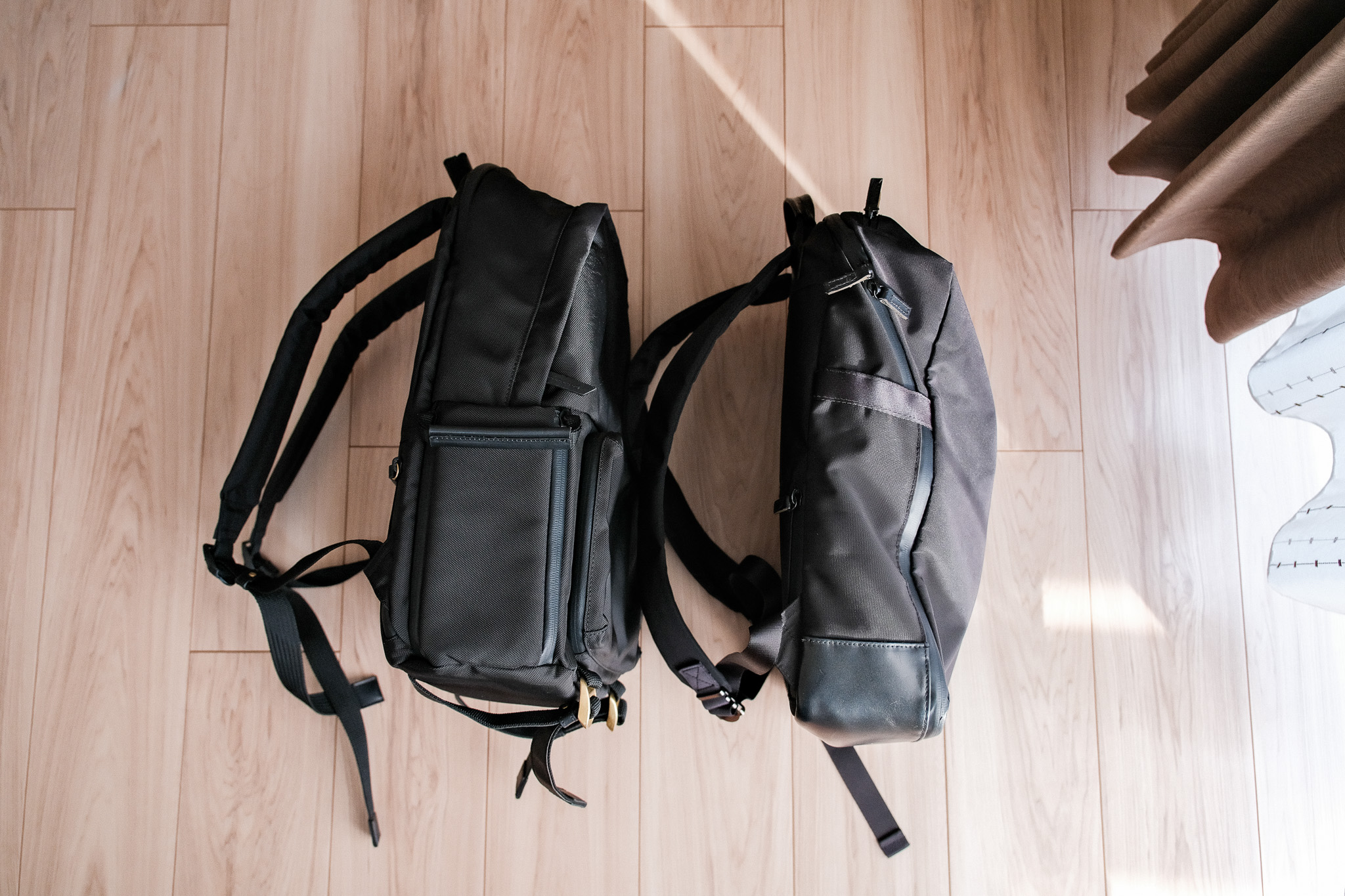 drip | カジュアルなのに高機能。2階建て構造のカメラバッグ「FLOORPACK FLEX」レビュー | monoffee