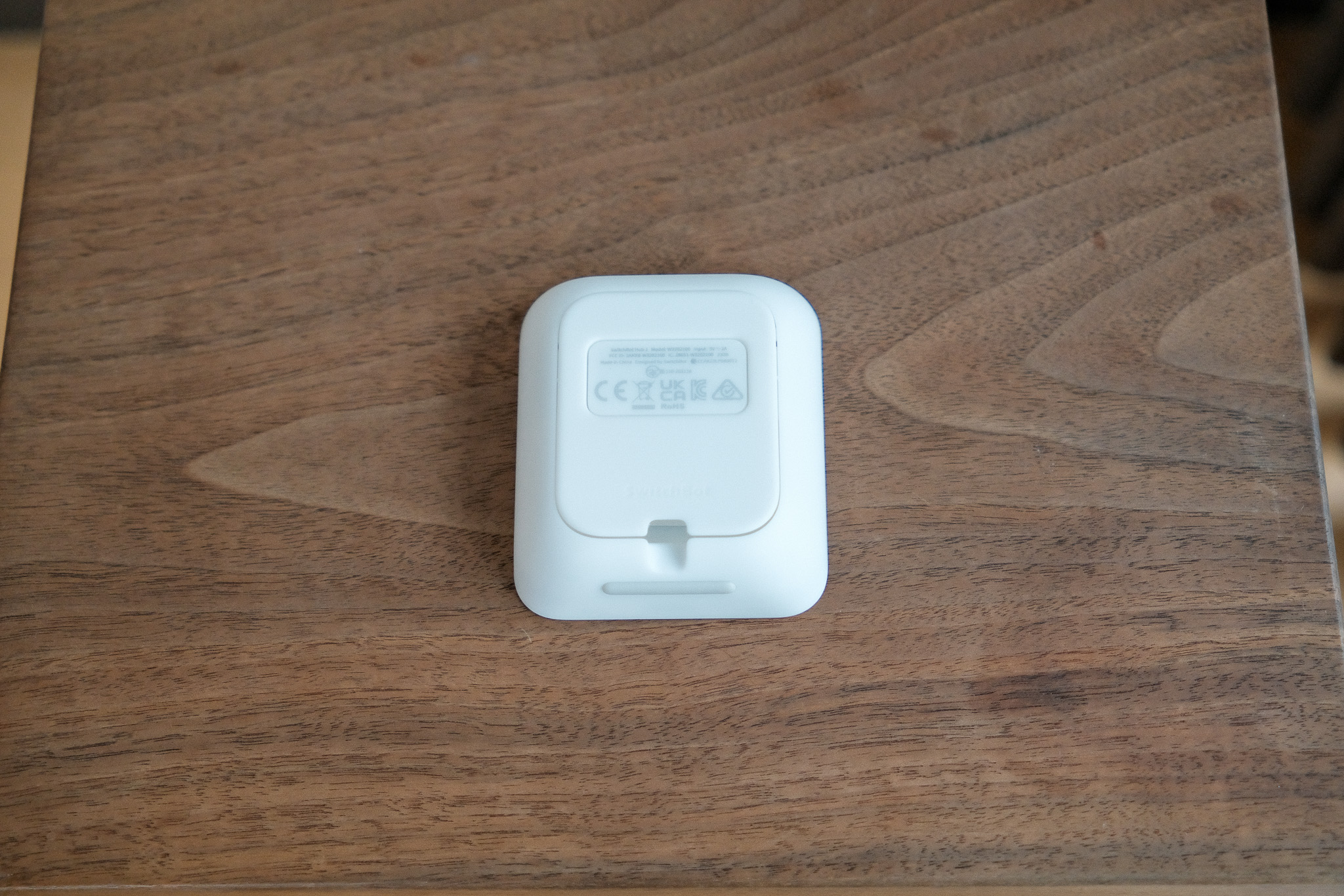 究極のスマートリモコン体験を。より便利になったスマートホームハブ「SwitchBot ハブ2」レビュー | monoffee