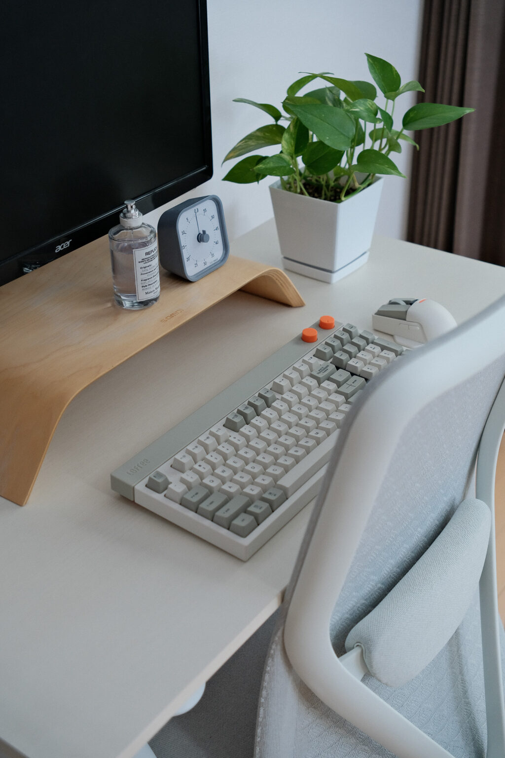 レトロとモダンの調和が美しい！打鍵感・ディティールにこだわり抜いたメカニカルキーボード「LOFREE BLOCK」レビュー | monoffee